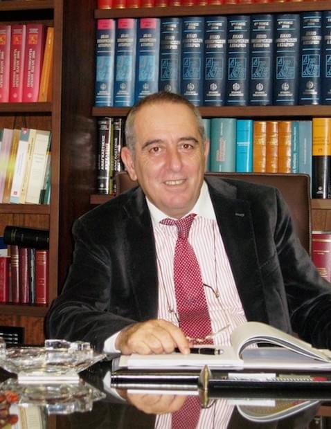Η ΟΜΑΔΑ ΜΑΣ - Skaripas Law Office